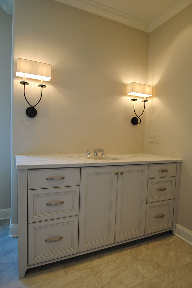 Traditional-Overlay-White-Bathroom-2 – Lange Customs