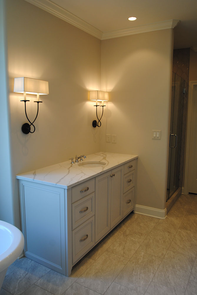 Traditional-Overlay-White-Bathroom – Lange Customs
